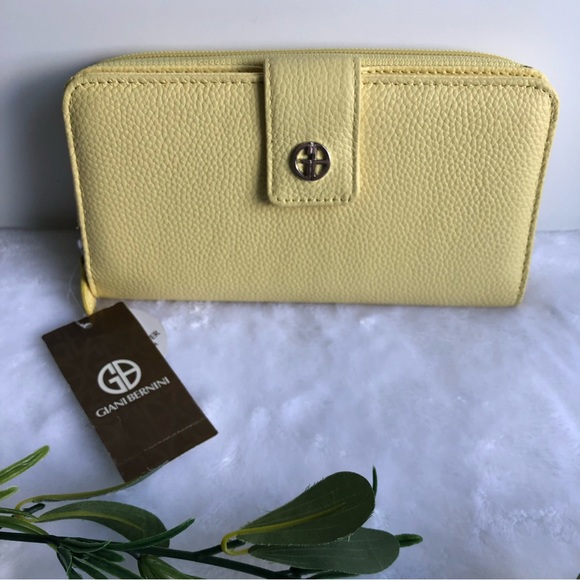 Giani Bernini | Bags | Giani Bernini Softy Leather All In One Wallet ...